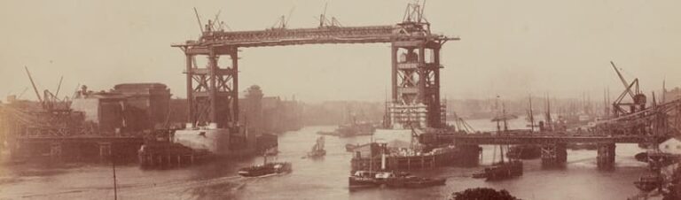 Tower Bridge in London. His construction - Visit the Steam machine